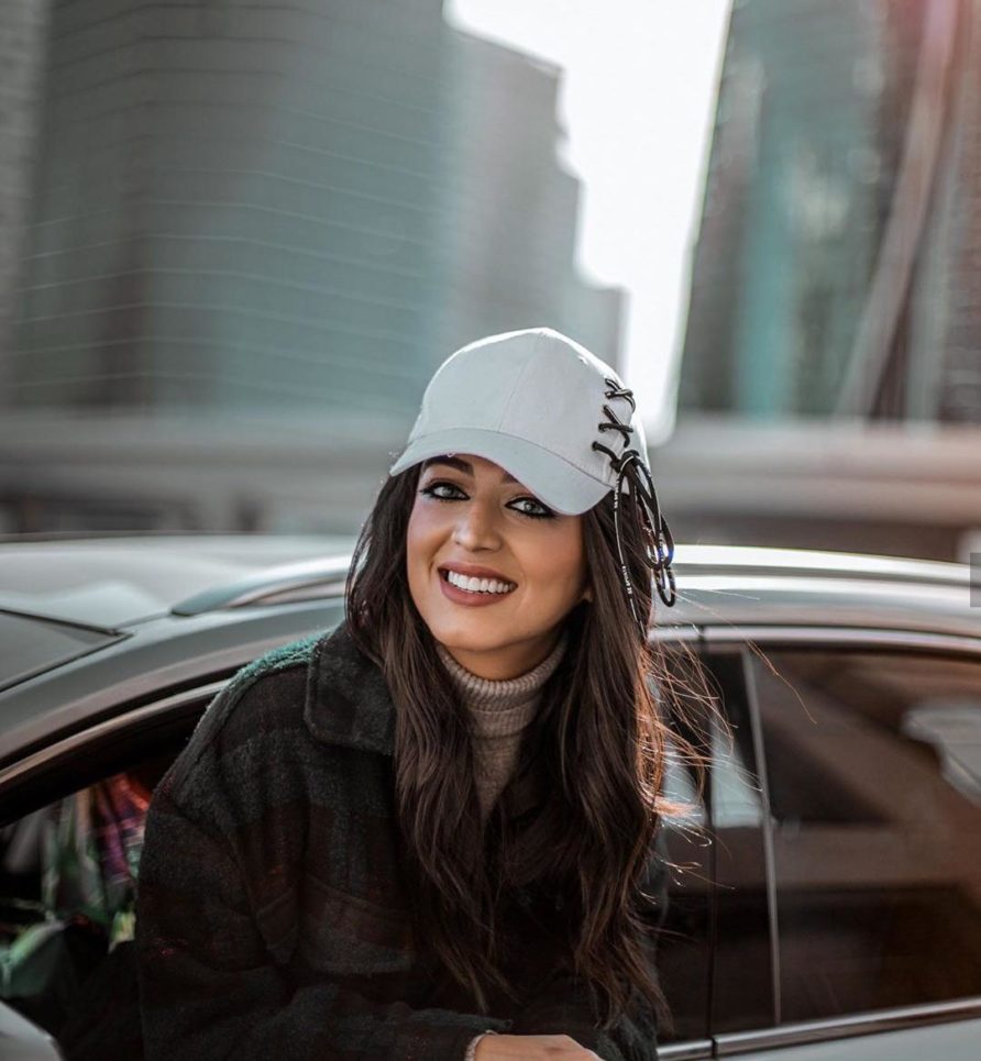Jumana Khan - Age, Height, Weight, Net Worth, Family, Boyfriend, 2022 ...